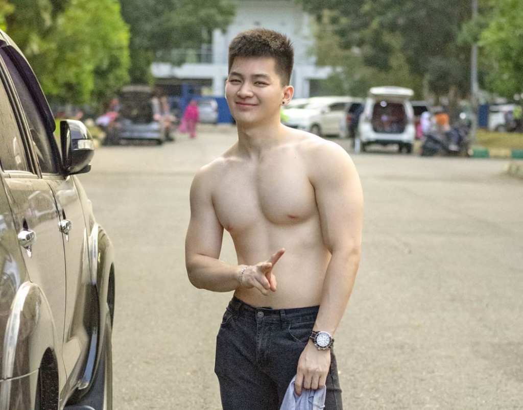 Edward Candra นายแบบวัยรุ่น หล่อตี๋ งานดี ขาวออร่า ตุง แน่น โดนใจสาว ๆ