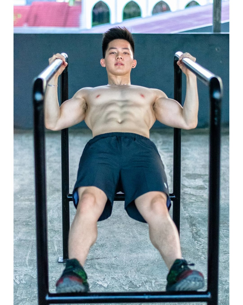 Edward Candra นายแบบวัยรุ่น หล่อตี๋ งานดี ขาวออร่า ตุง แน่น โดนใจสาว ๆ