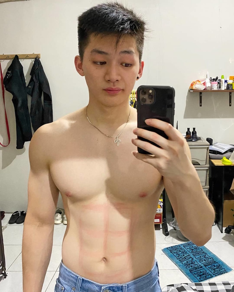 Edward Candra นายแบบวัยรุ่น หล่อตี๋ งานดี ขาวออร่า ตุง แน่น โดนใจสาว ๆ