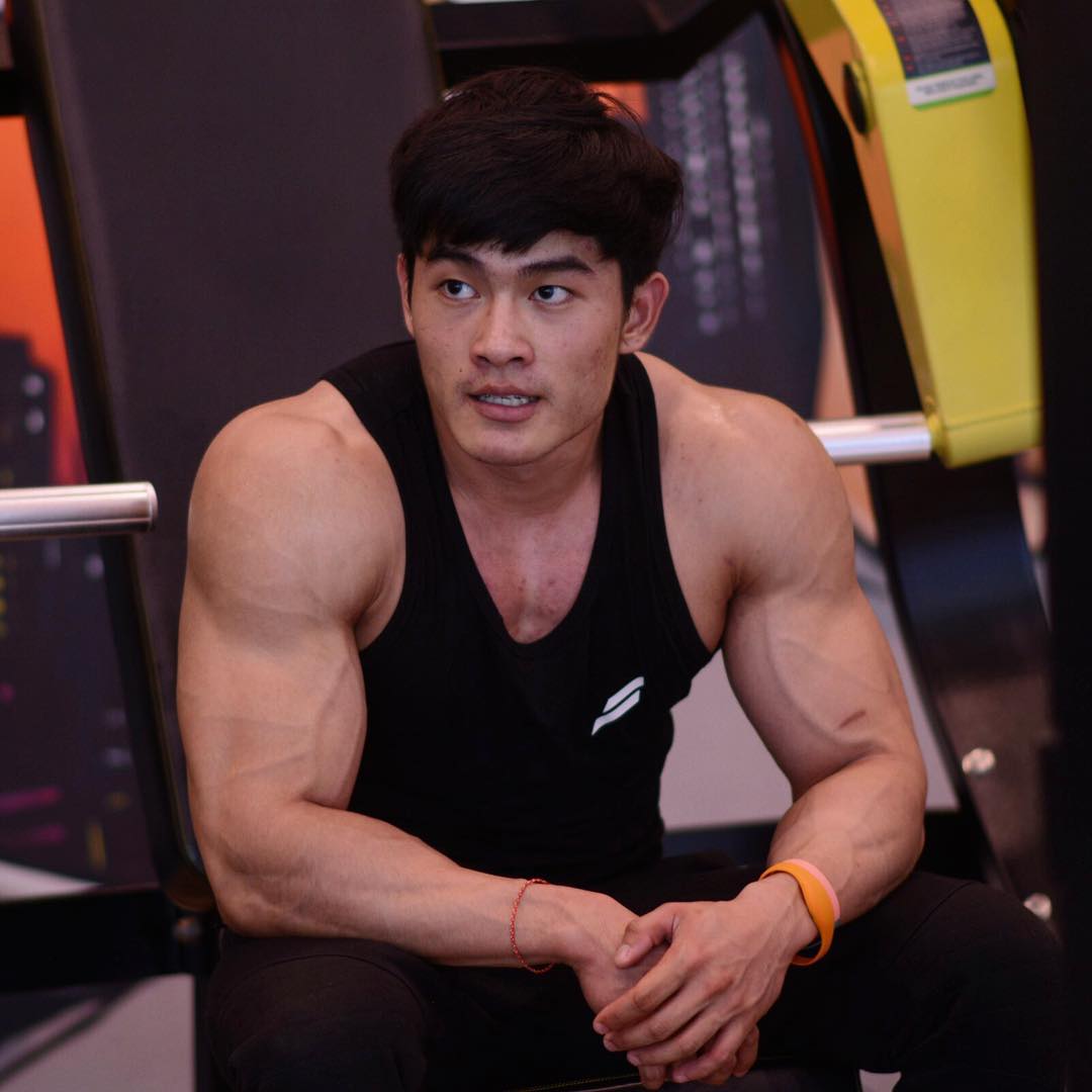 เติ้ล PHAWAT นายแบบหนุ่ม มธ. หุ่นแซ่บ ซิกแพคแน่น หล่หน้าใส ขวัญใจสาว ๆ