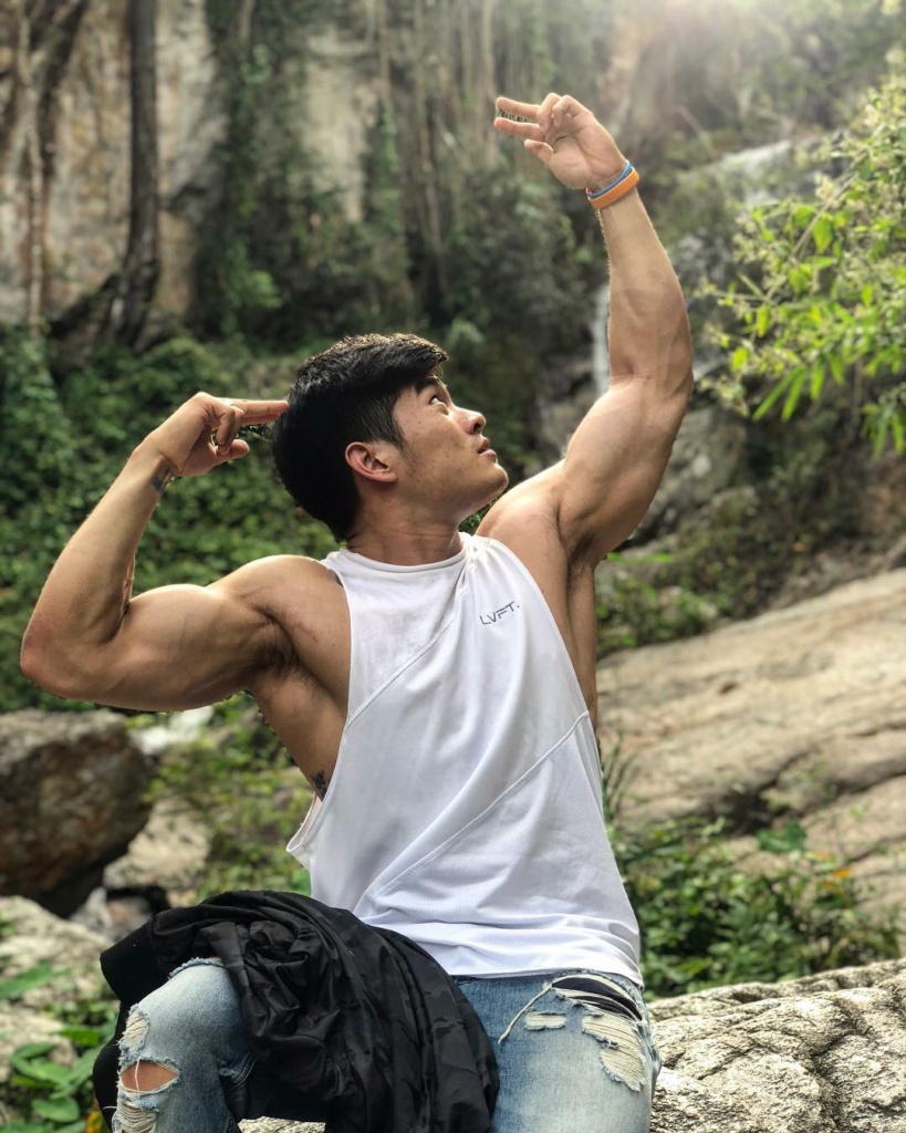 เติ้ล PHAWAT นายแบบหนุ่ม มธ. หุ่นแซ่บ ซิกแพคแน่น หล่หน้าใส ขวัญใจสาว ๆ